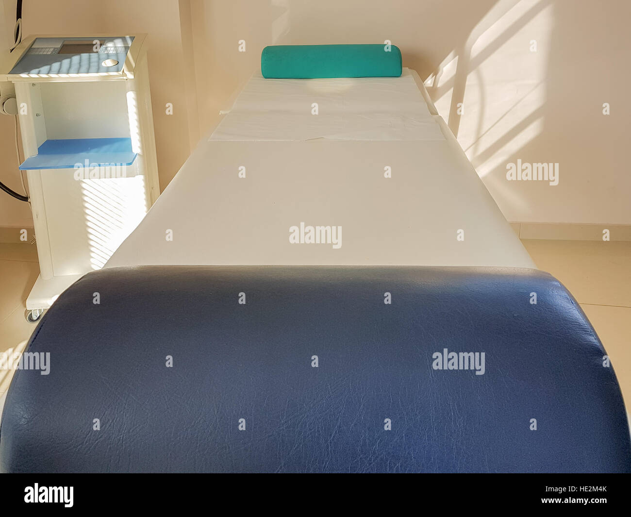 Medical bed hi-res stock photography and images - Alamy