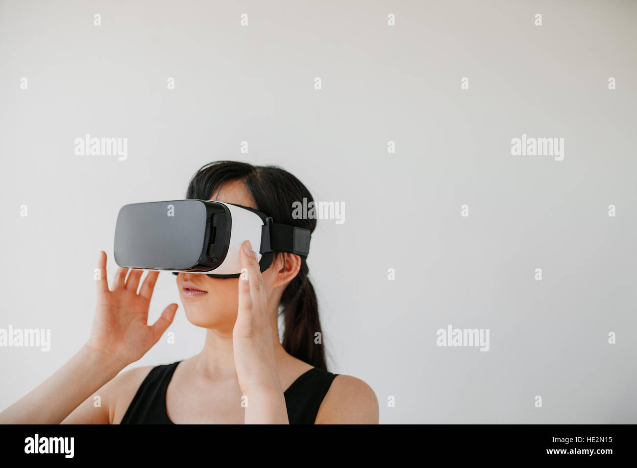 3d virtual reality headset hi-res stock photography and images - Alamy