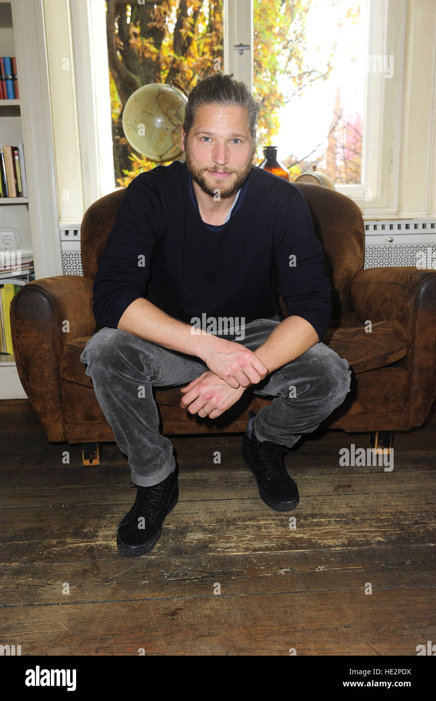 Photocall for new episodes of ZDF series 'Die Bergretter' at Cafe ...
