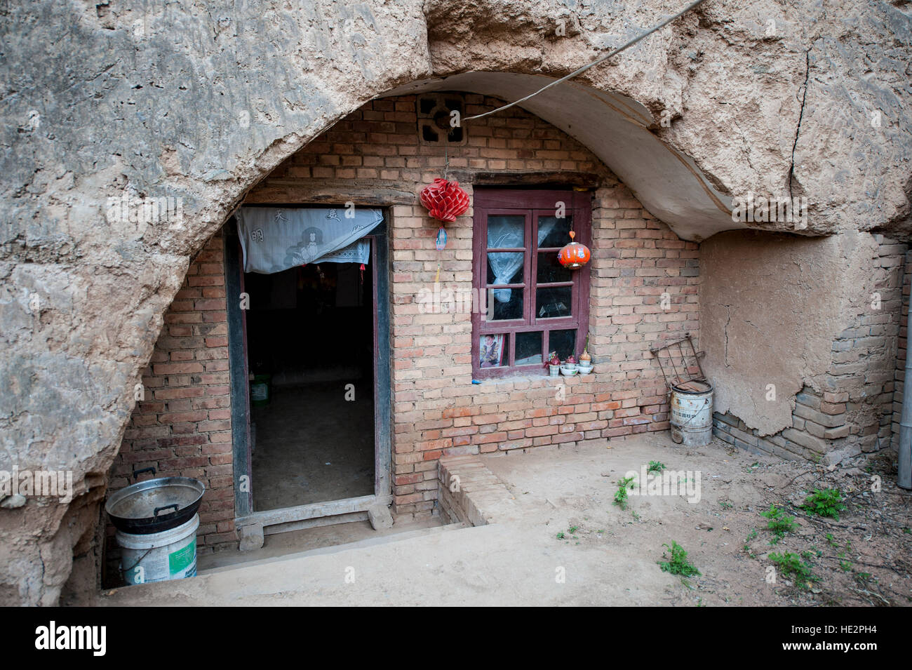 A Yao Dong arched tunnel cave home Xian, China Stock Photo - Alamy
