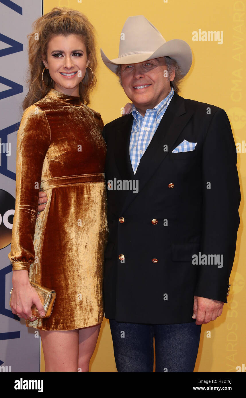 Emily joyce and dwight yoakam hi-res stock photography and images - Alamy