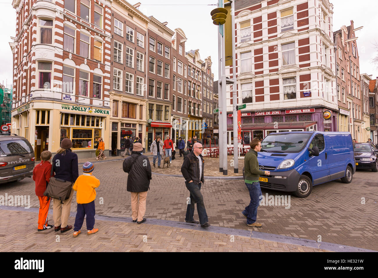 Pedestrians street scene hi-res stock photography and images - Alamy
