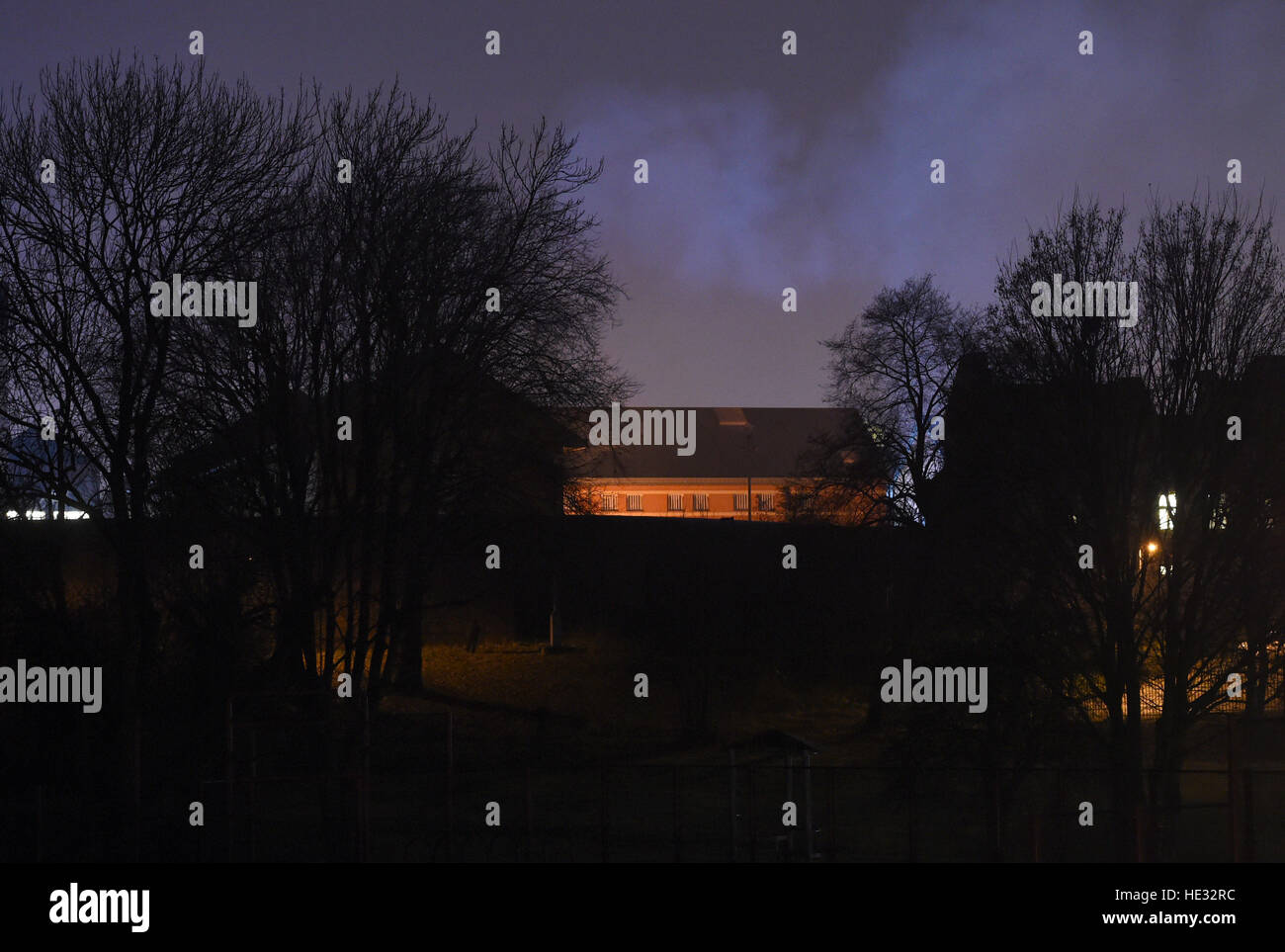 Smashed light fittings hi-res stock photography and images - Alamy