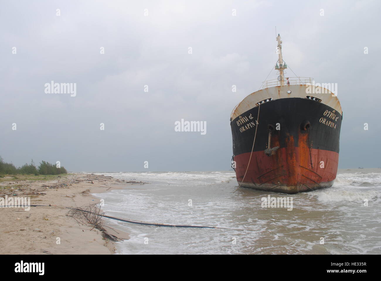 Ran aground oil tanker in Thailand Stock Photo - Alamy