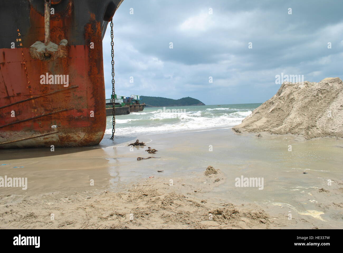 Ran aground oil tanker in Thailand Stock Photo - Alamy