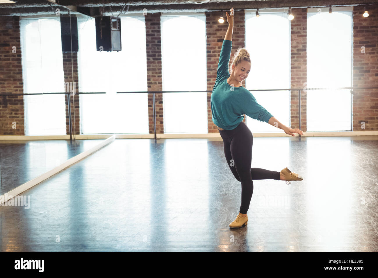 Professional tap dancer hi-res stock photography and images - Alamy
