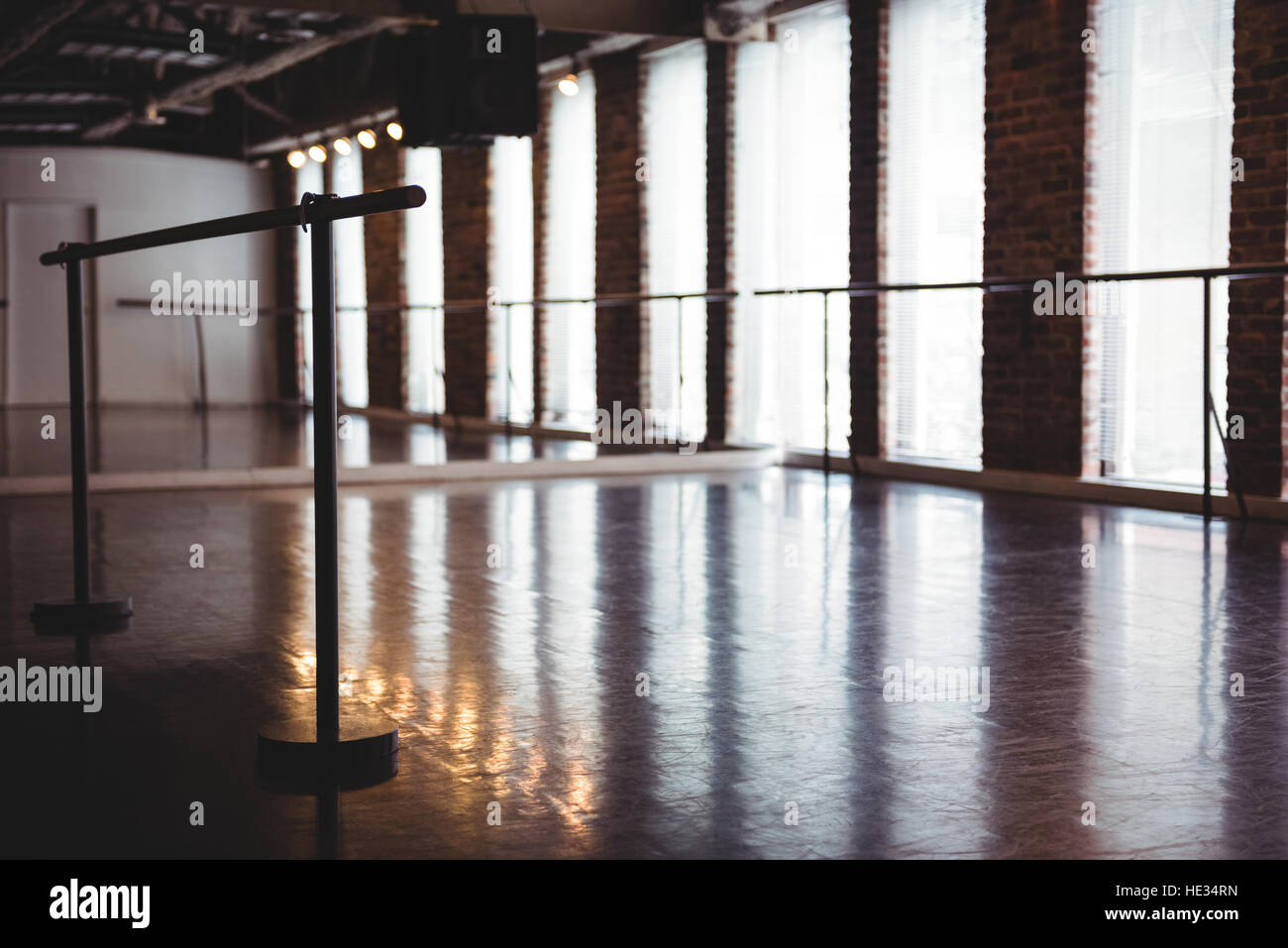 Ballet barre stand hi-res stock photography and images - Alamy