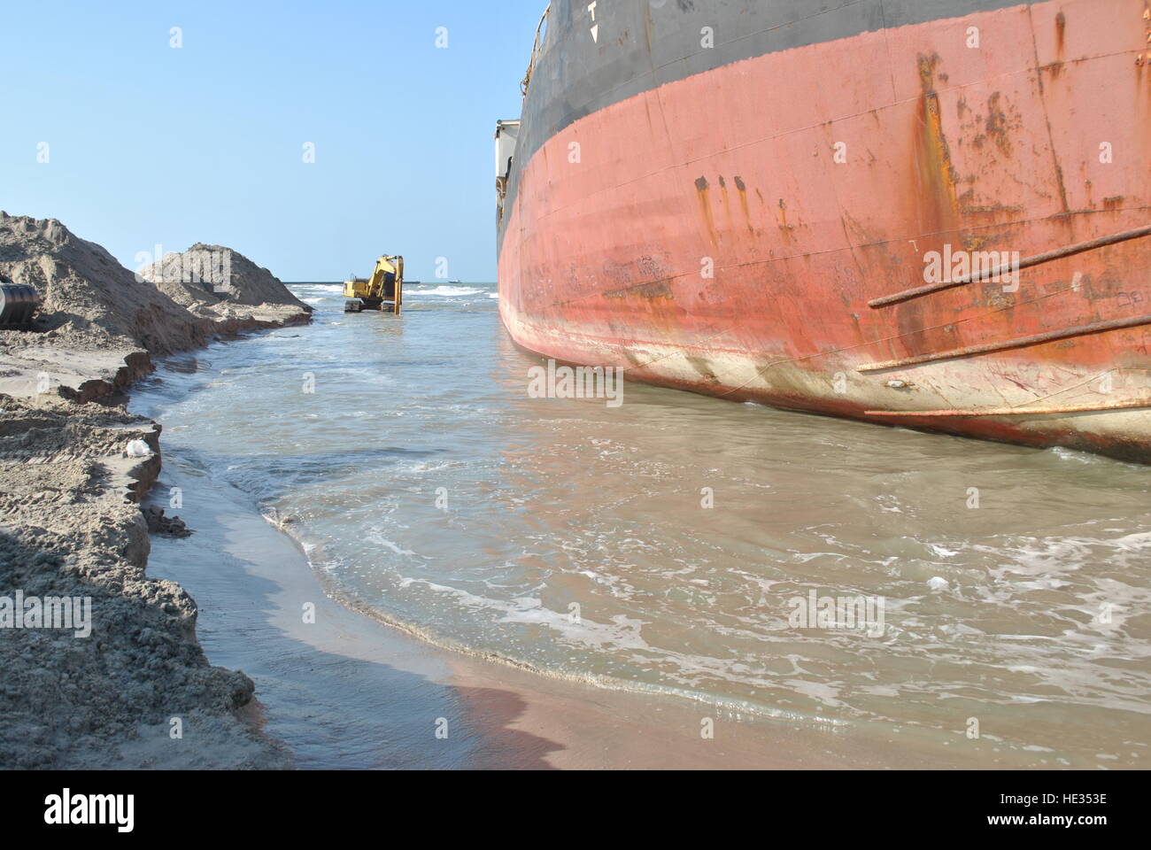 Ran aground oil tanker in Thailand Stock Photo - Alamy