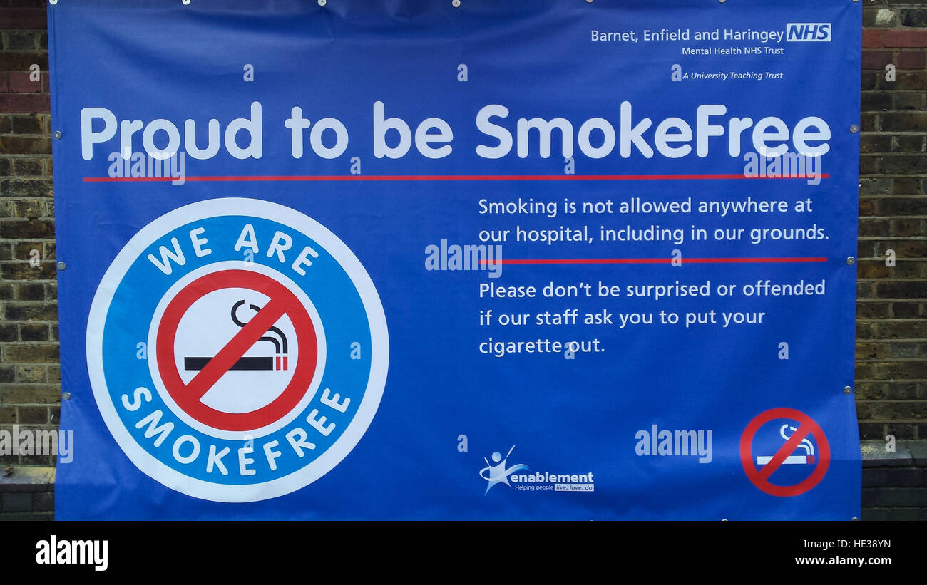 Nhs no smoking sign hi-res stock photography and images - Alamy