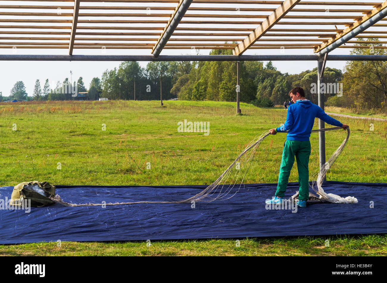 Parachutists - 2014.Packing of parachute Stock Photo - Alamy