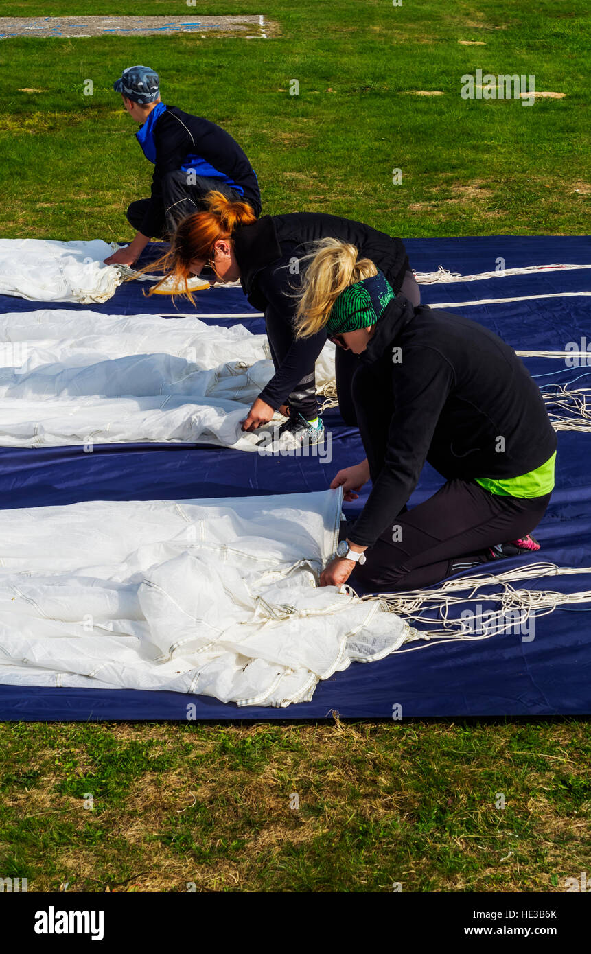 Parachutists - 2014.Packing of parachute Stock Photo - Alamy