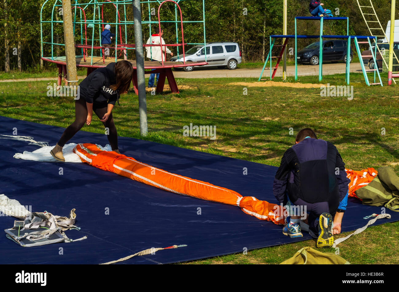 Parachutists - 2014.Packing of parachute Stock Photo - Alamy