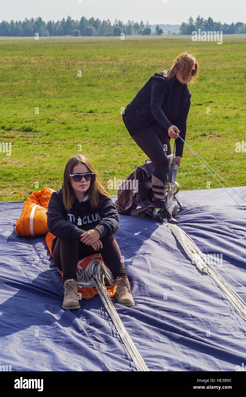 Parachutists - 2014.Packing of parachute Stock Photo - Alamy