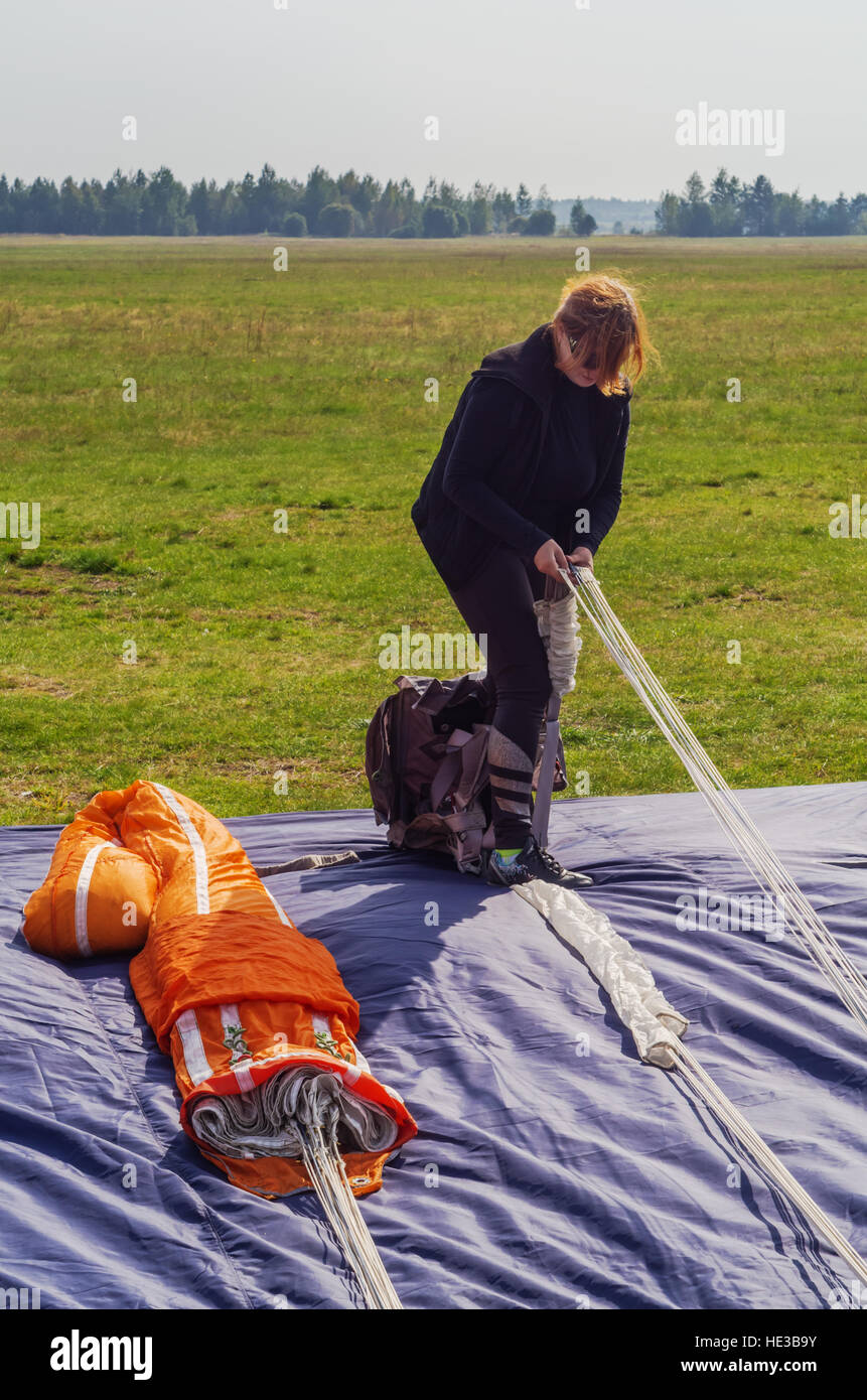 Parachutists - 2014.Packing of parachute Stock Photo - Alamy
