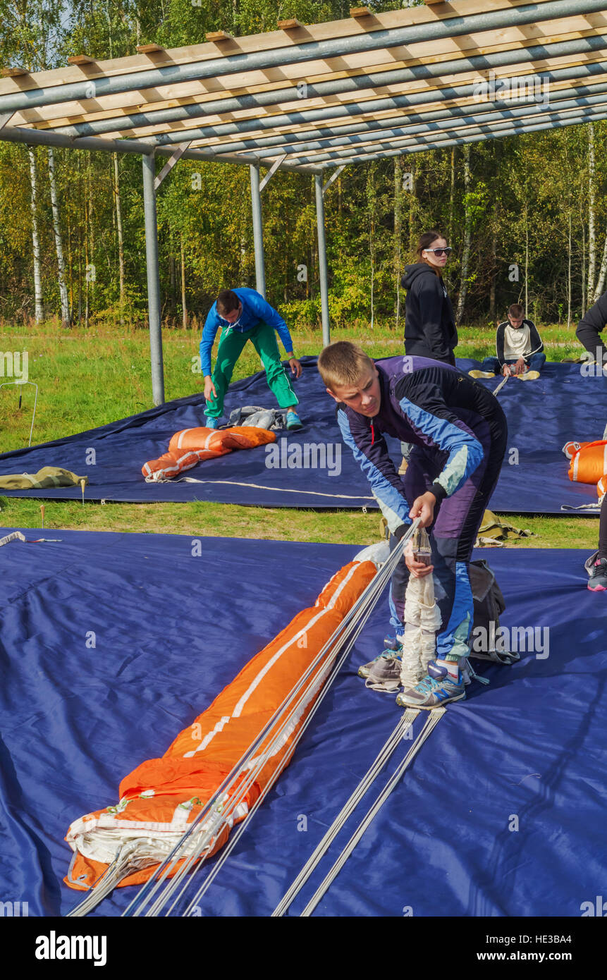 Parachutists - 2014.Packing of parachute Stock Photo - Alamy