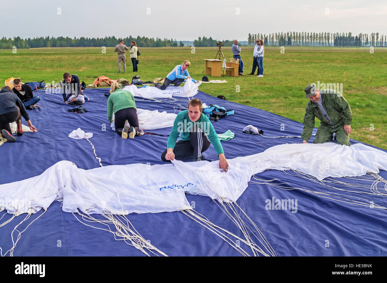 Parachutists - 2014.Packing of parachute Stock Photo - Alamy
