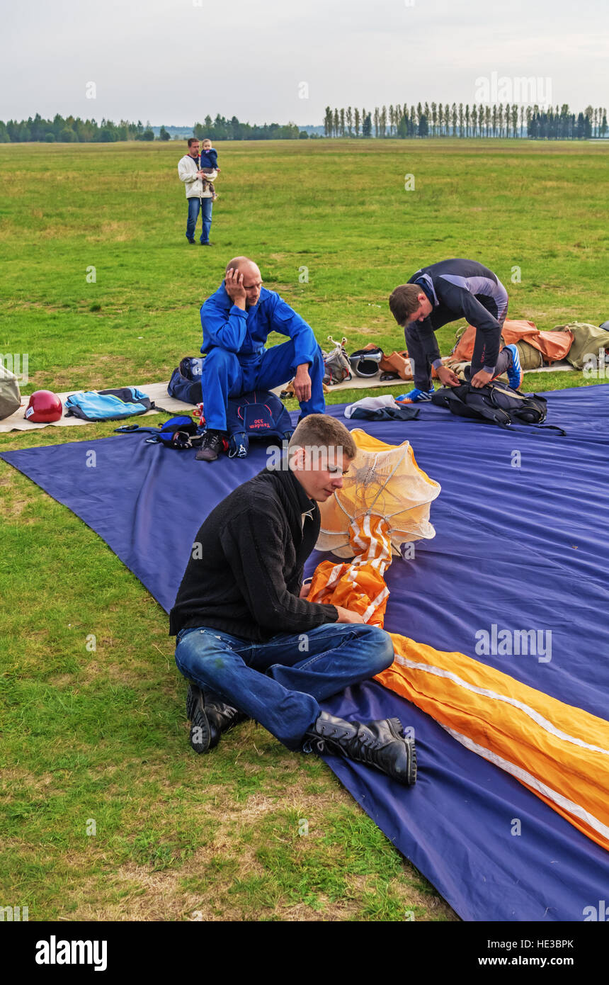 Parachutists - 2014.Packing of parachute Stock Photo - Alamy