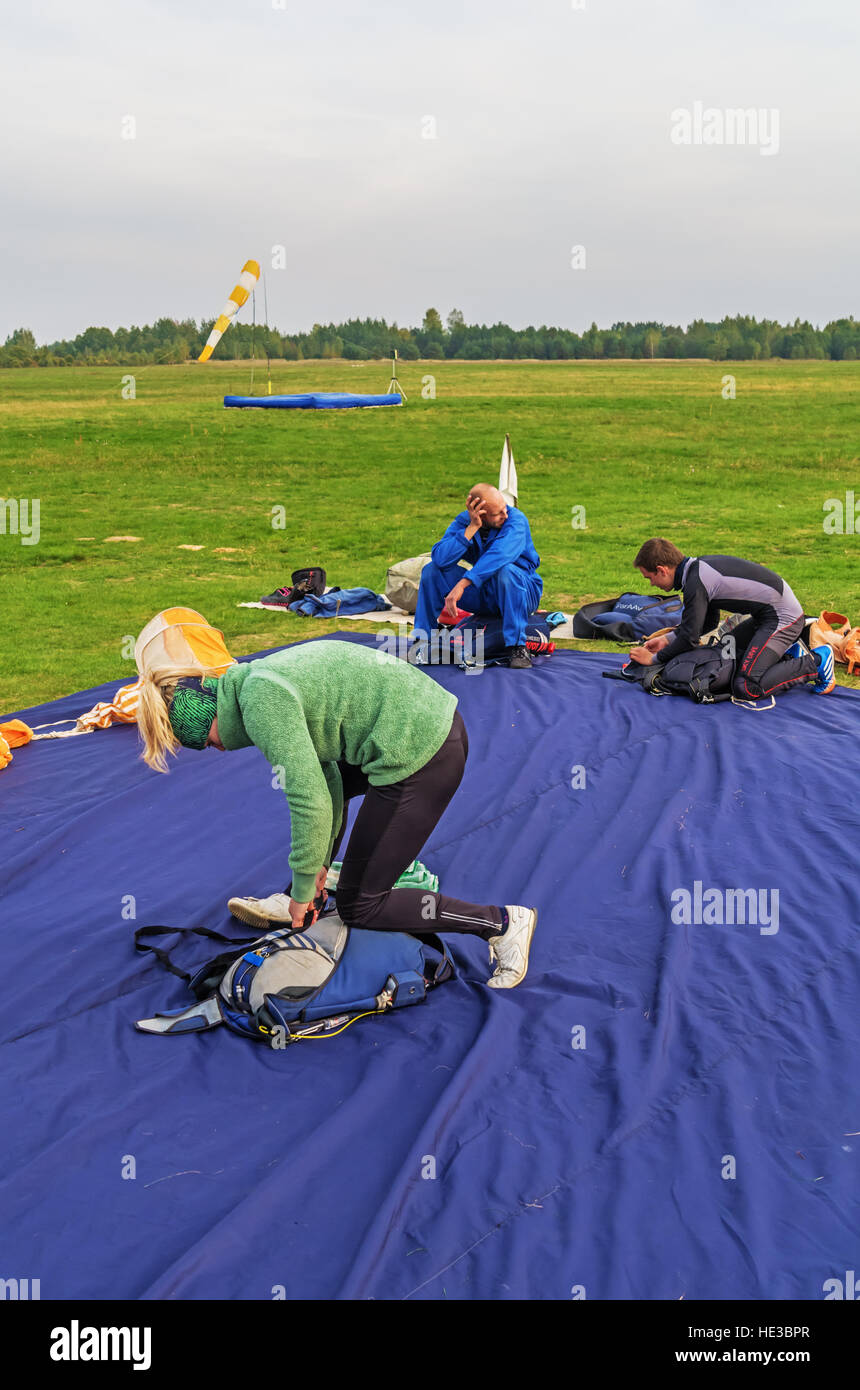 Parachutists - 2014.Packing of parachute Stock Photo - Alamy