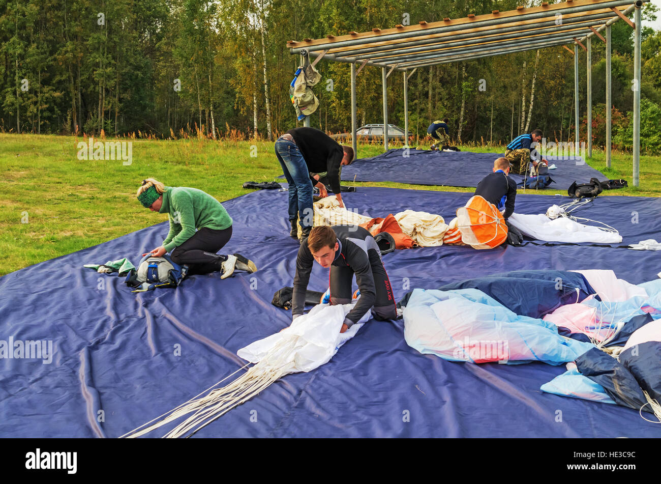 Parachutists - 2014.Packing of parachute Stock Photo - Alamy