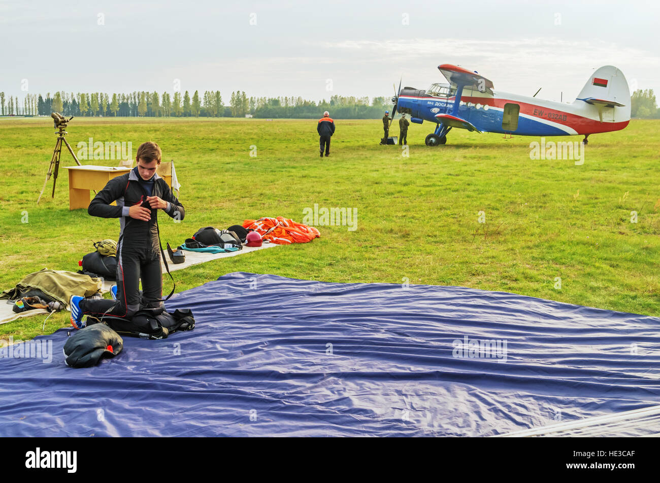 Parachutists - 2014.Packing of parachute Stock Photo - Alamy
