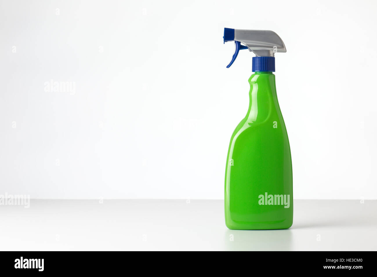 Bottle spray icon hi-res stock photography and images - Alamy