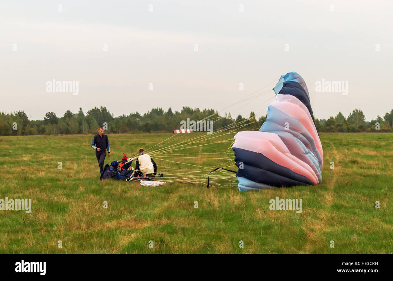 Landing area for skydivers hi-res stock photography and images - Alamy
