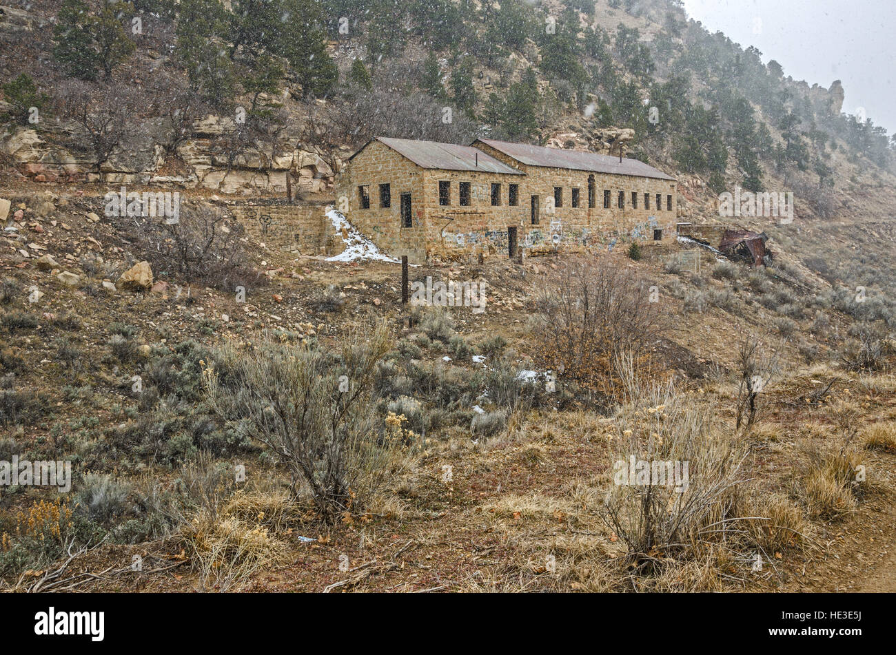 Abandoned foundations hi-res stock photography and images - Alamy