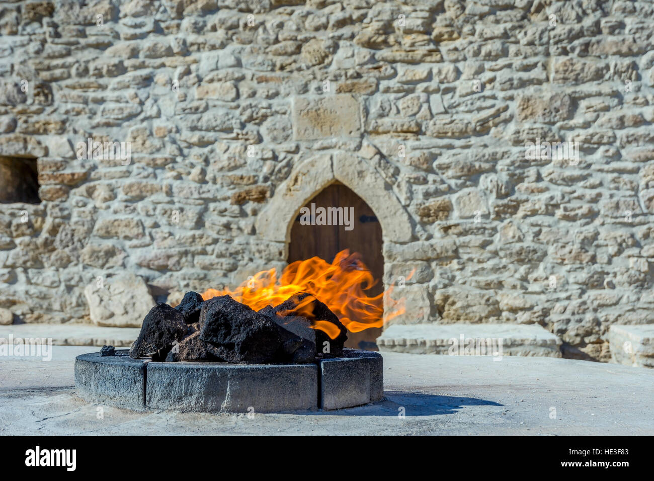 Fire burning fire temple baku hi-res stock photography and images - Alamy