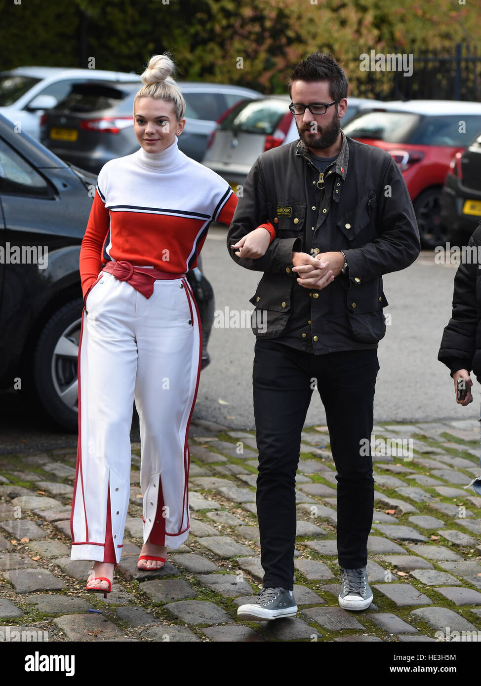 X Factor winner of 2015 Louisa Johnson seen signing autographs and ...