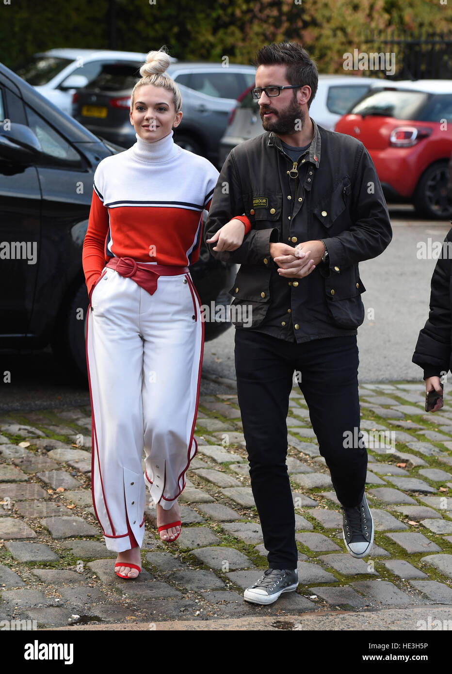 X Factor winner of 2015 Louisa Johnson seen signing autographs and ...