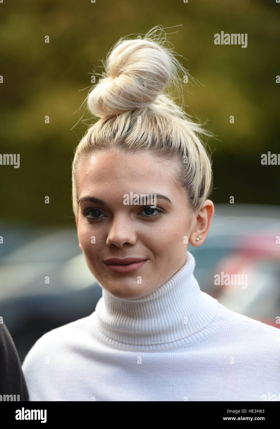 X Factor winner of 2015 Louisa Johnson seen signing autographs and ...