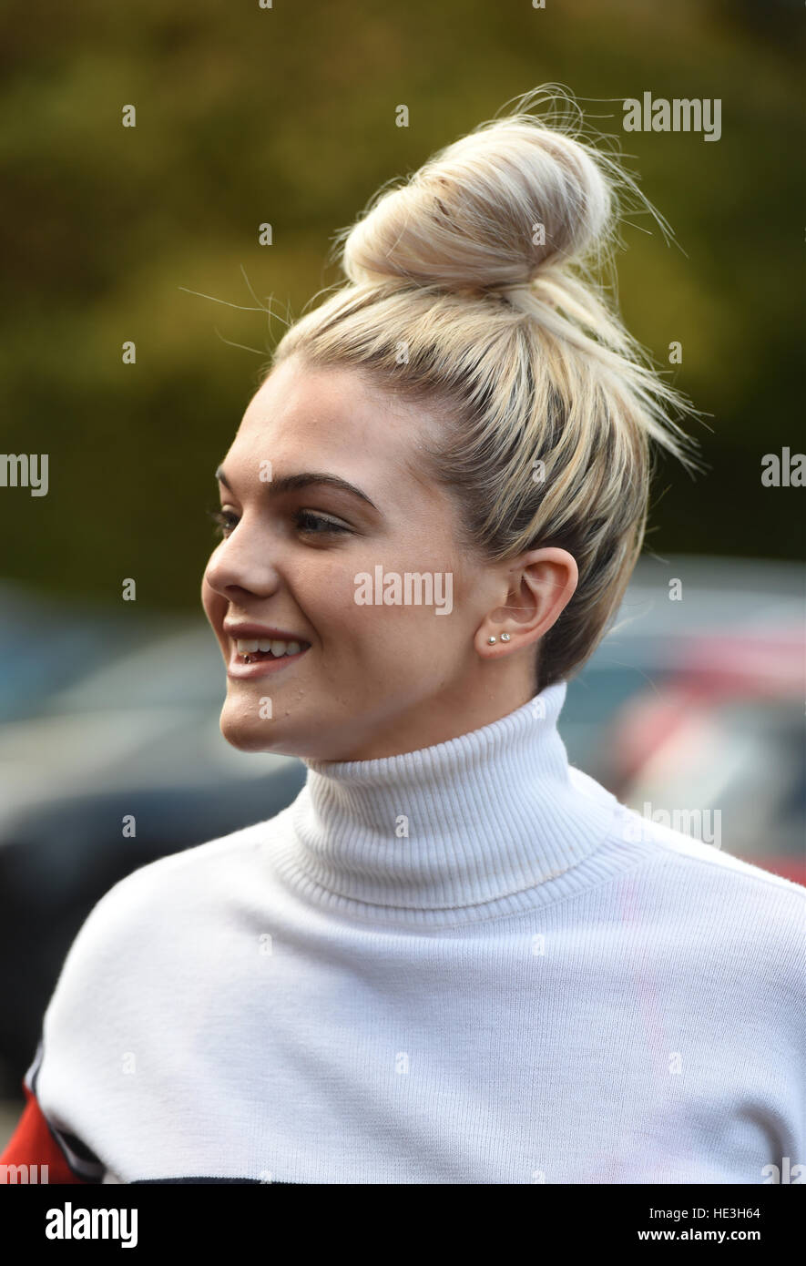 X Factor winner of 2015 Louisa Johnson seen signing autographs and ...