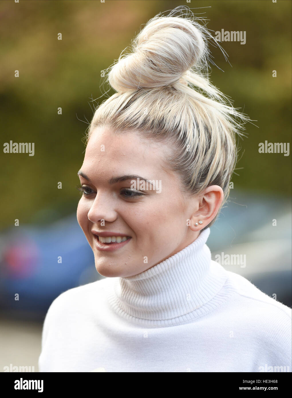 X Factor winner of 2015 Louisa Johnson seen signing autographs and ...