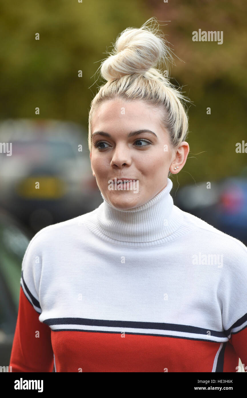 X Factor winner of 2015 Louisa Johnson seen signing autographs and ...