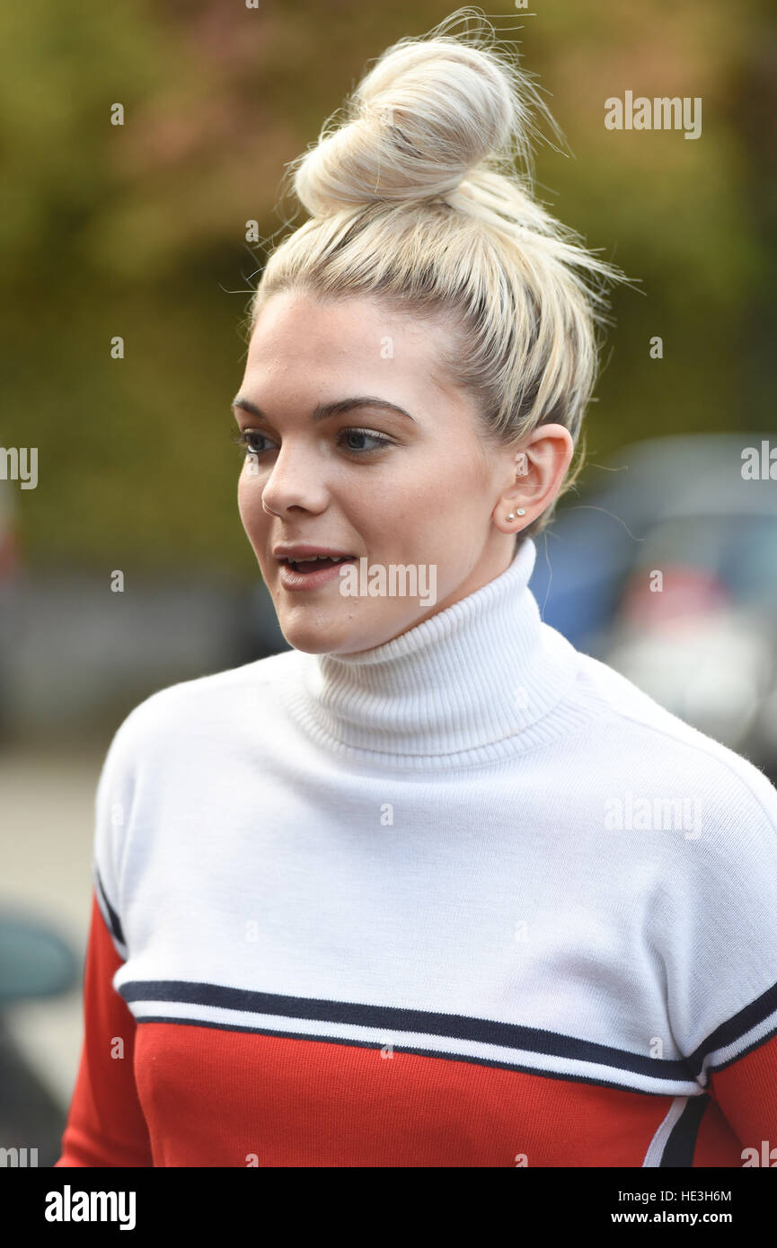 X Factor winner of 2015 Louisa Johnson seen signing autographs and ...