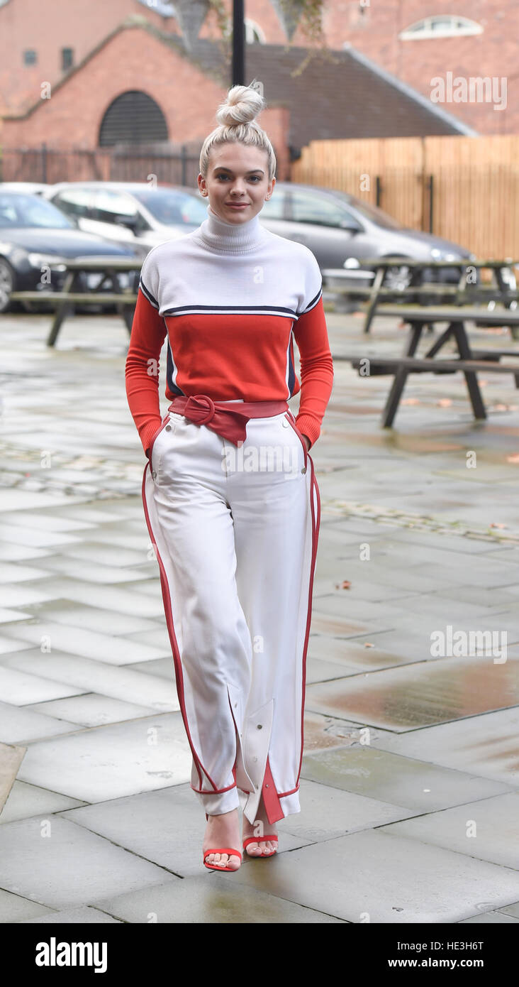 X Factor winner of 2015 Louisa Johnson seen signing autographs and ...