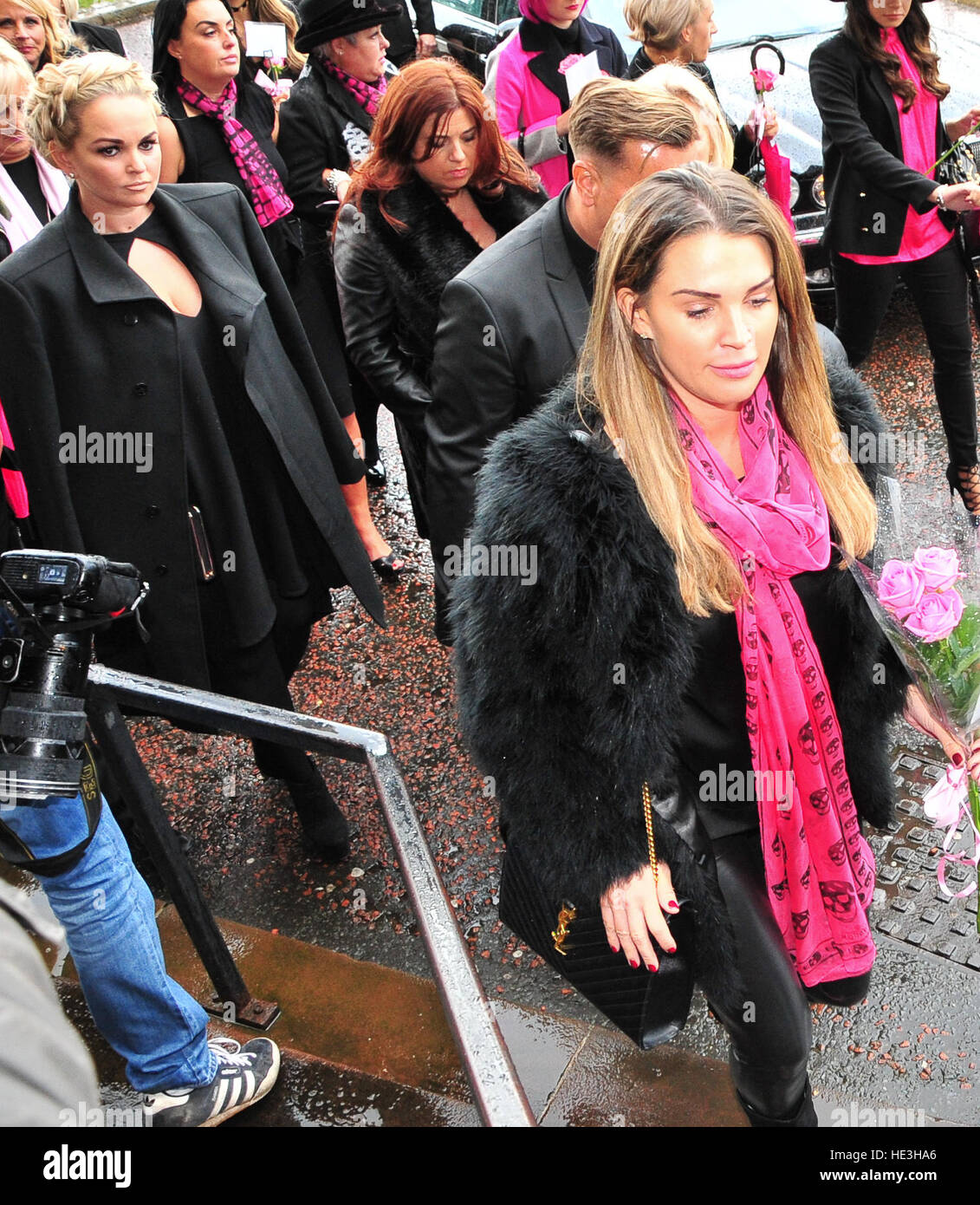 Guests arrive at Herbert Howe's funeral the celebrity hairdresser had a ...