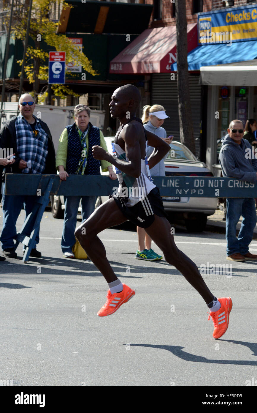 2016 TCS New York City Marathon - runners make their way through Long ...