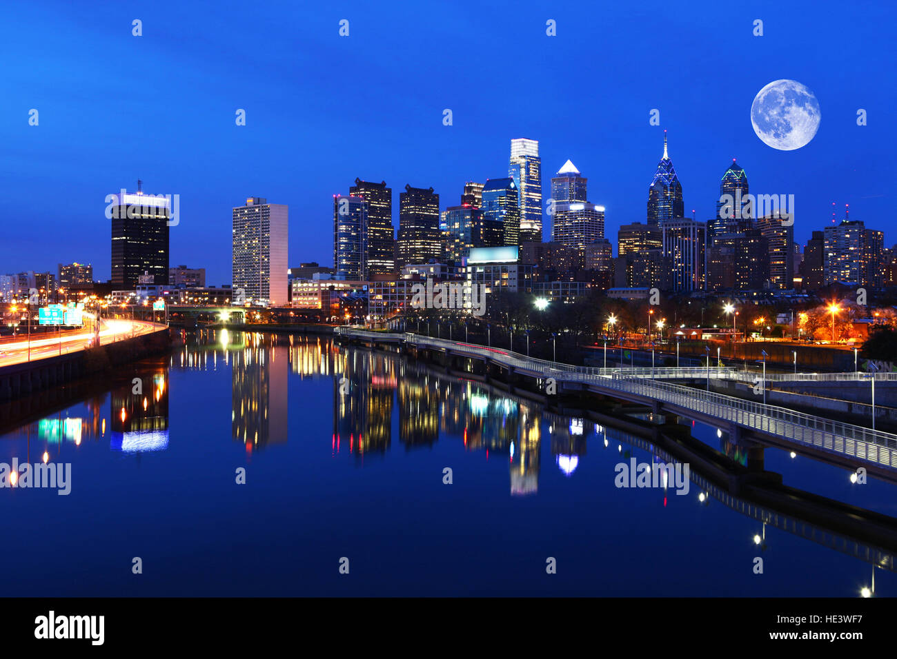 A Moon rising over Philadelphia, Pennsylvania Stock Photo - Alamy