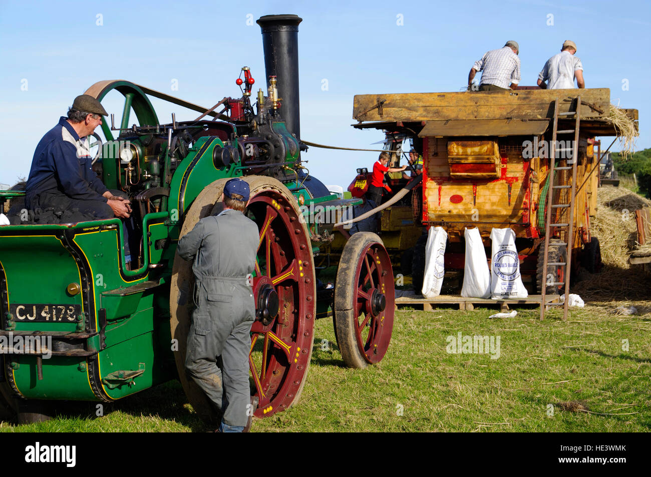 Threshing machine hi-res stock photography and images - Alamy