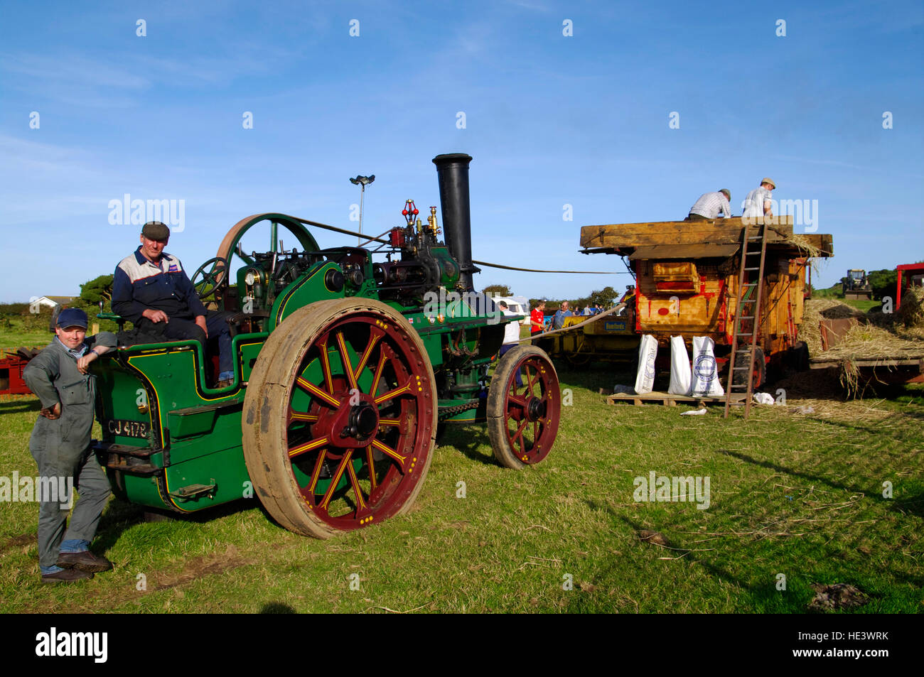 Threshing machine hi-res stock photography and images - Alamy