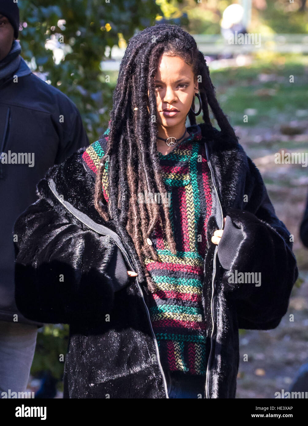 Rihanna wears long dreadlocks to film a scene for 'Ocean's Eight' with ...
