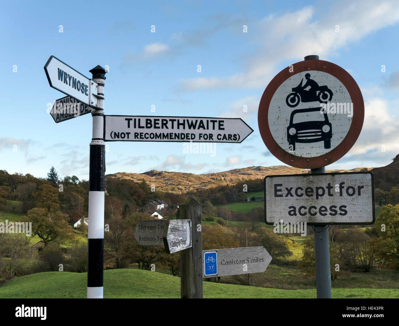English road signs signposts hi-res stock photography and images - Alamy