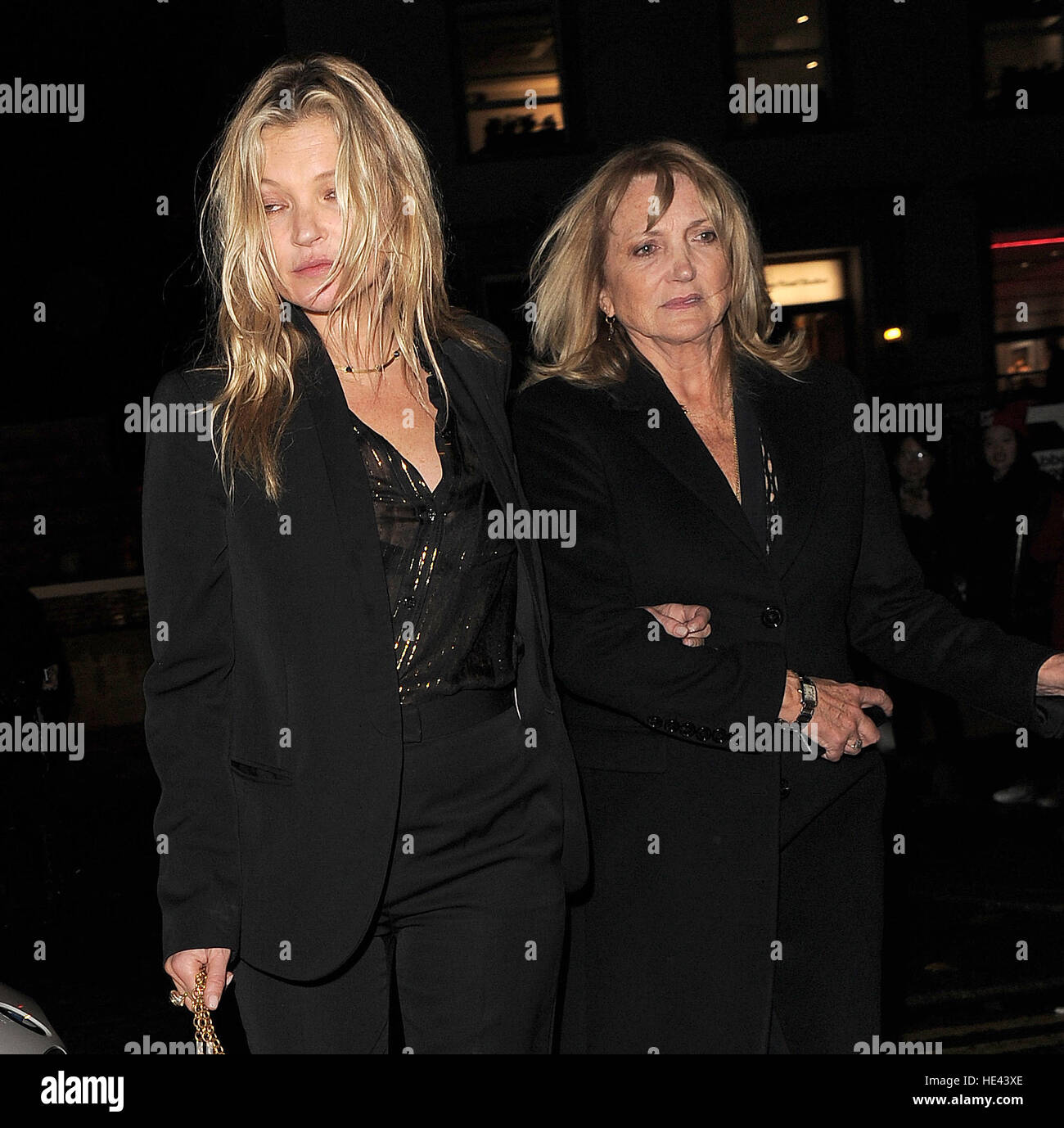 Kate moss and linda rosina shepherd hi-res stock photography and images ...