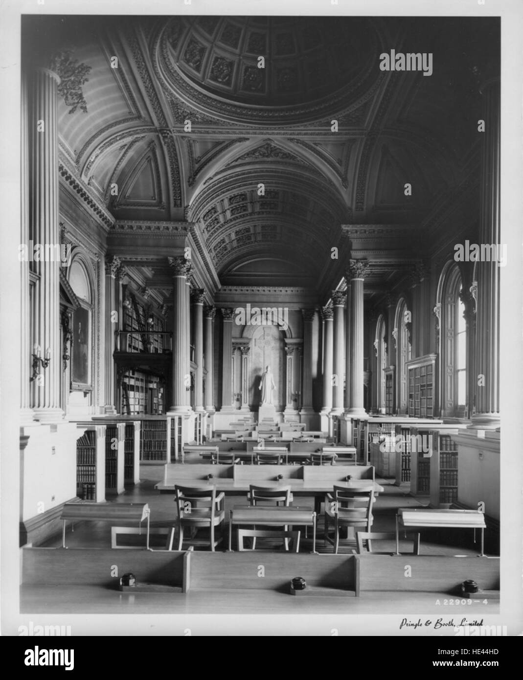 A photograph capturing the Main Reading Room of the Great Library at ...