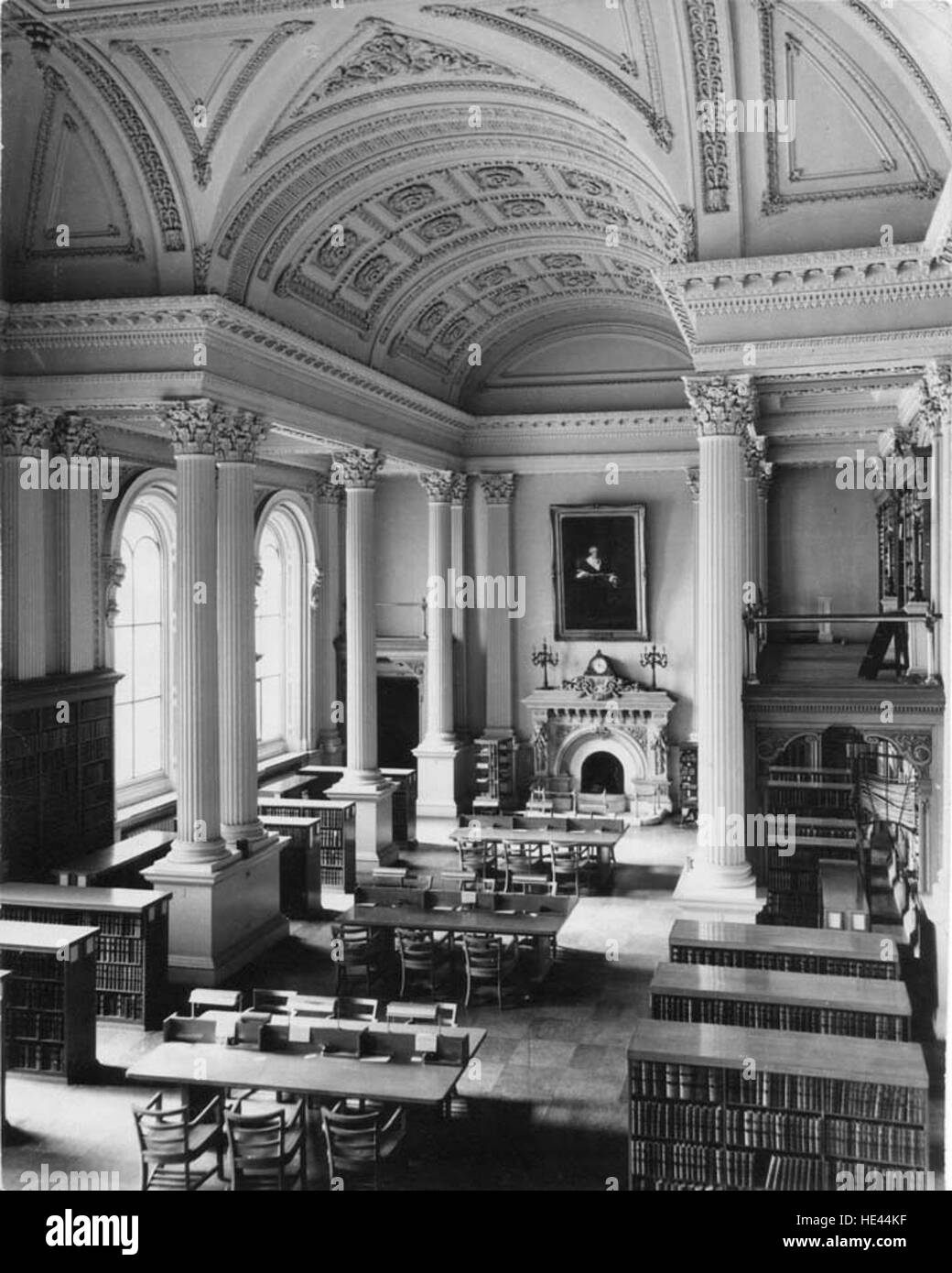 This photograph captures the Main Reading Room of the Great Library at ...