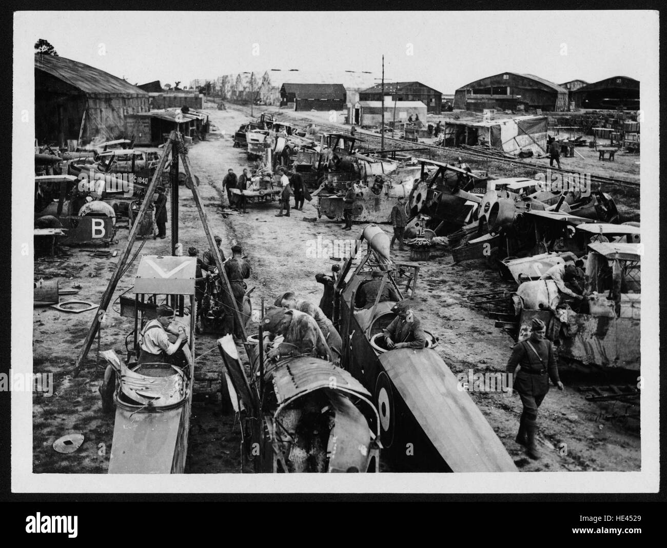 Air force personnel repair Black and White Stock Photos & Images - Alamy