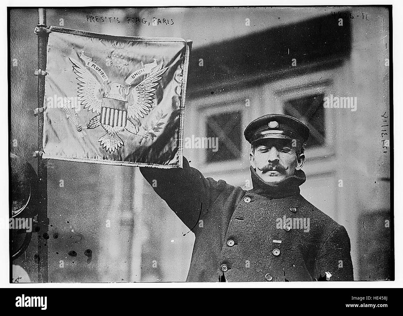The President's flag of Paris is a historical emblem representing the ...