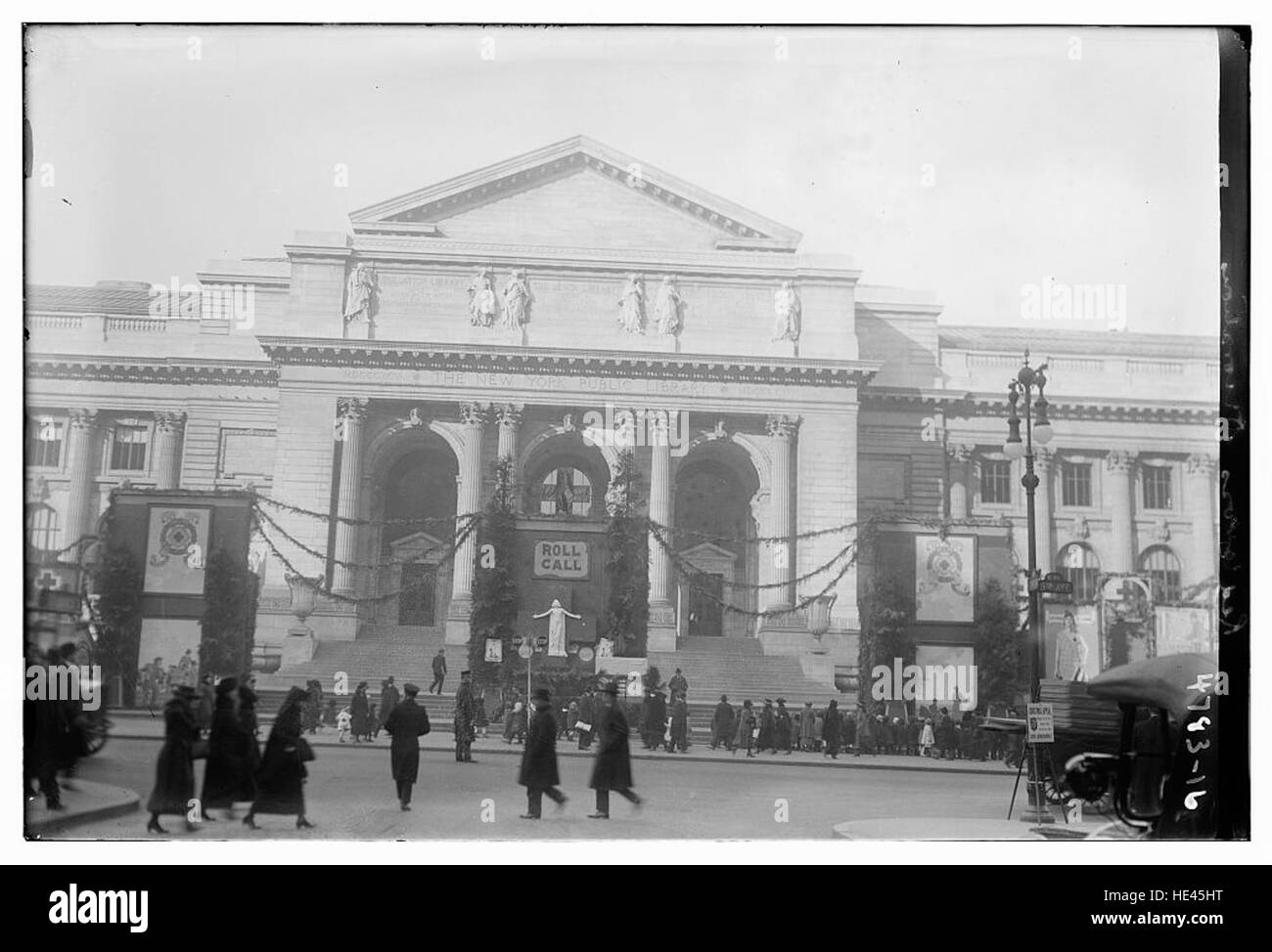 Red cross decorations hi-res stock photography and images - Alamy