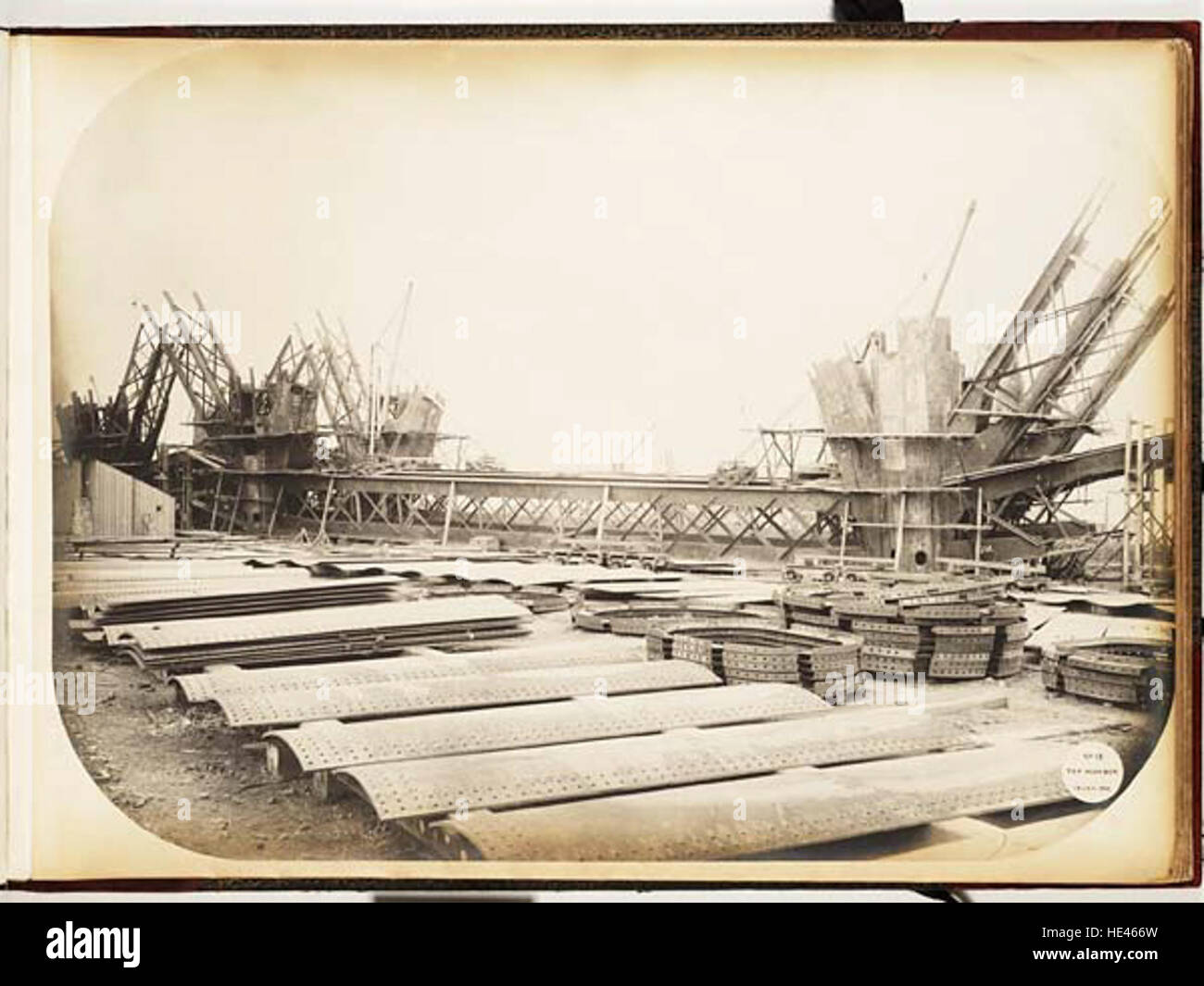 Forth bridge construction hi-res stock photography and images - Alamy
